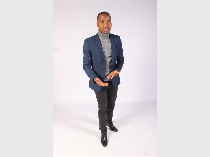 Qiniso Nsele crowned the October winner for #SingWithSundowns competition | Kempton Express