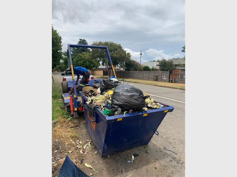 Local residents team up to create a clean, litter-free environment ...