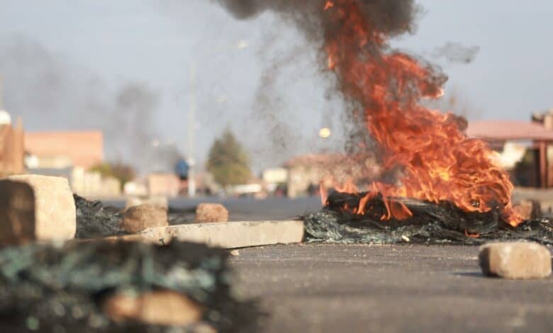 Tension remain high as protests bring Thembisa to a halt | Kempton Express