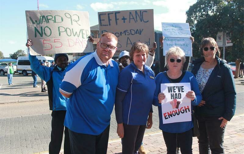 Councillors stand in solidarity with Germiston residents on power ...
