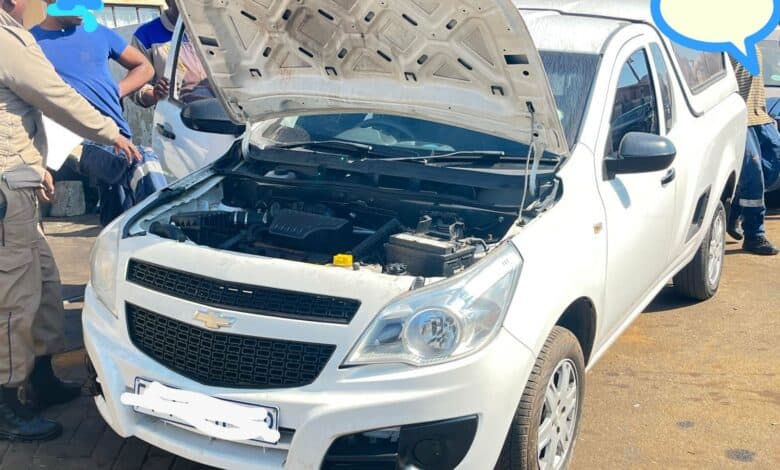 Three vehicles impounded in Katlehong for illegal roadside repairs ...
