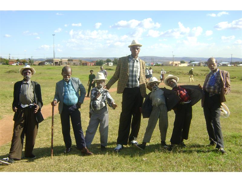 Kofifi dancers at the Wheels and Wings Show | African Reporter
