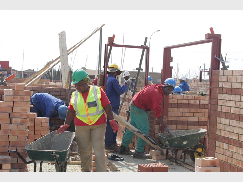 Library under construction in Tsakane | African Reporter