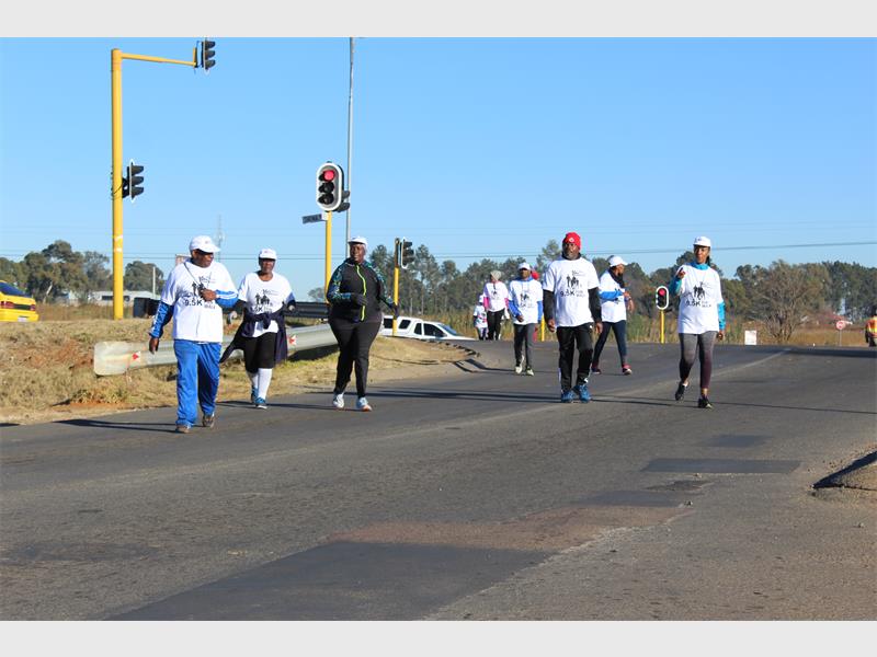 Kwatsaduza residents flock to fun run/walk | African Reporter