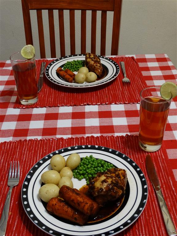 Addie staff in the kitchen: Slow cooker chicken | African Reporter