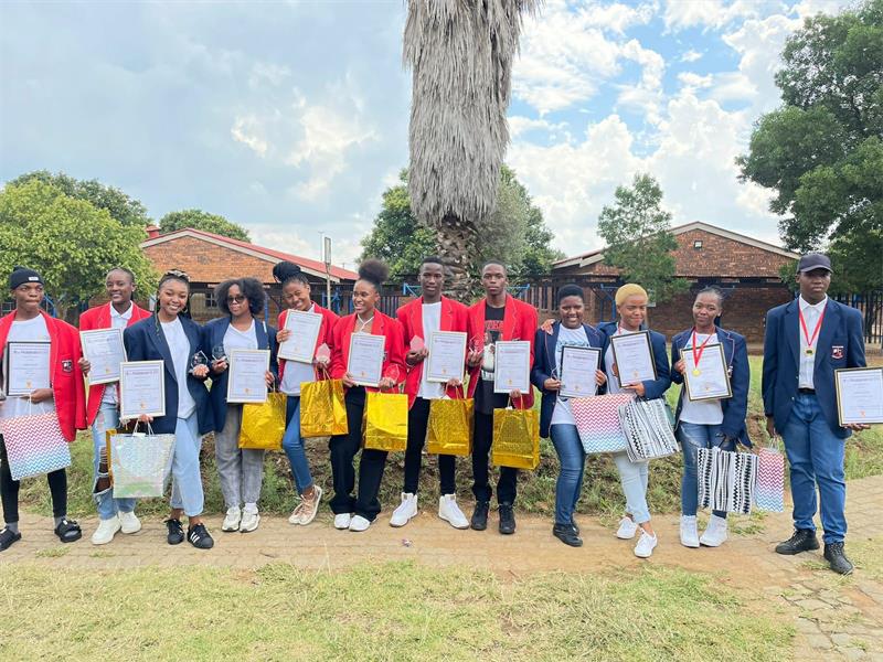 Buhlebemfundo honours its Grade 12 learners | African Reporter