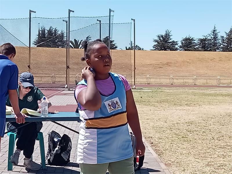 Two visually impaired girls selected in shotput | African Reporter