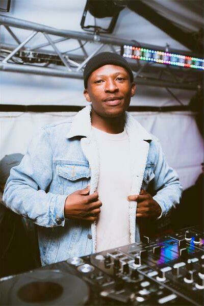 Local DJ hosts listening sessions | African Reporter