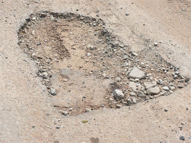 Dodging potholes: What every motorist should know | African Reporter
