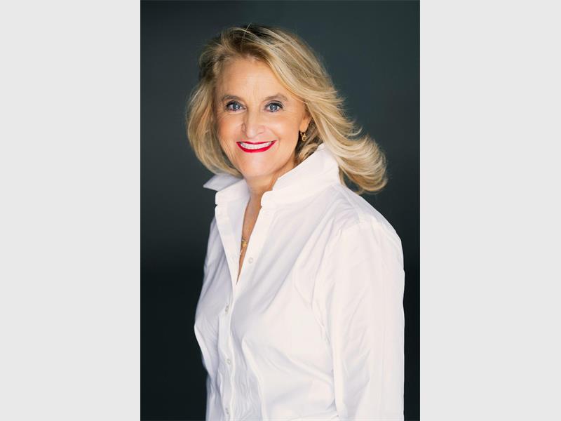 Sandton housewife successfully pursues her artistic passion | Sandton ...