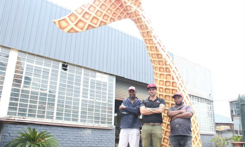 Giant whale’s tail conveys optimism | Alberton Record