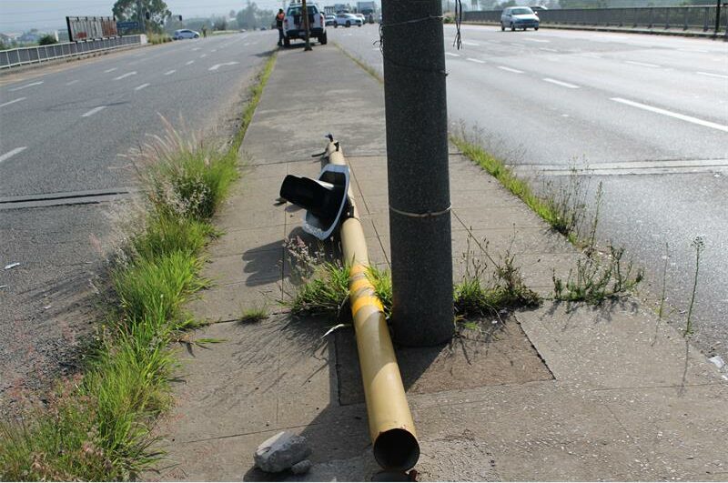 WATCH: R554 and Swartkoppies intersection traffic light outage ...