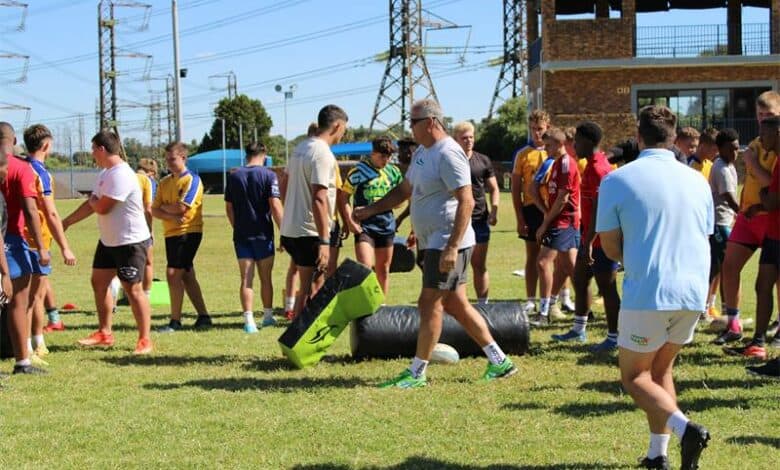 WATCH: Former Springboks flanker leads training at Hoërskool Marais ...