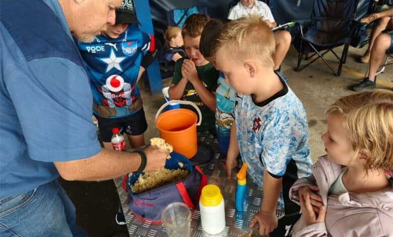 Ranties geniet visvang- en hengel werkswinkel en is reg vir stywe lyne ...