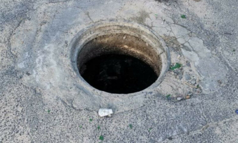 Residents raise safety concerns over missing manhole, drain covers in ...
