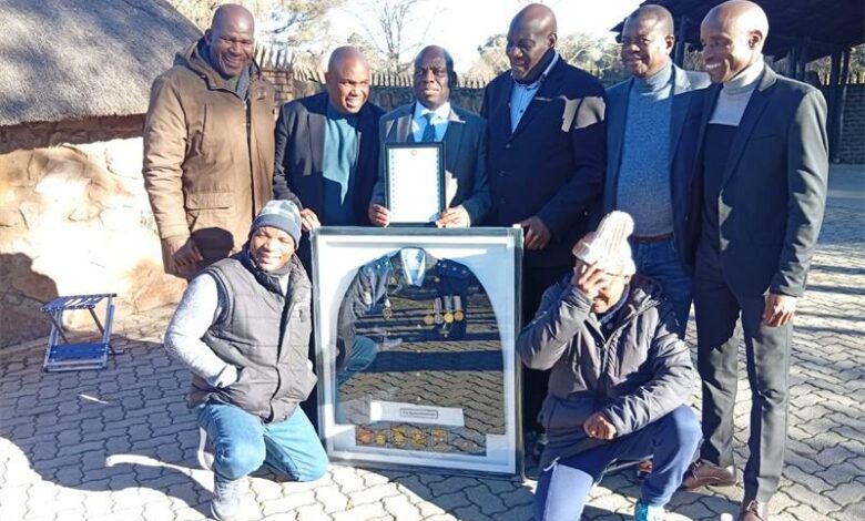 Farewell at Alberton Dam for veteran officer: Alberton SAPS honours ...