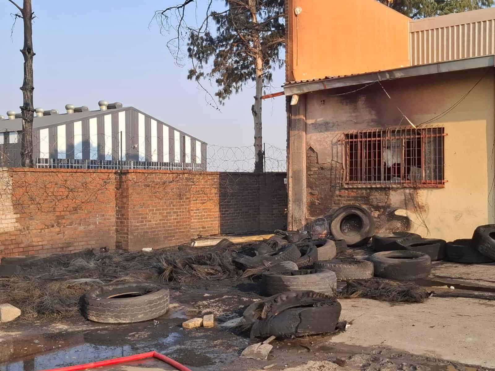 Firefighters contain Alrode North factory blaze | Alberton Record