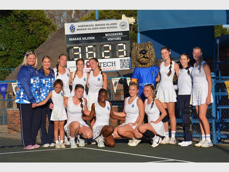 Marais Viljoen celebrates first-team netball players’ 50-game ...