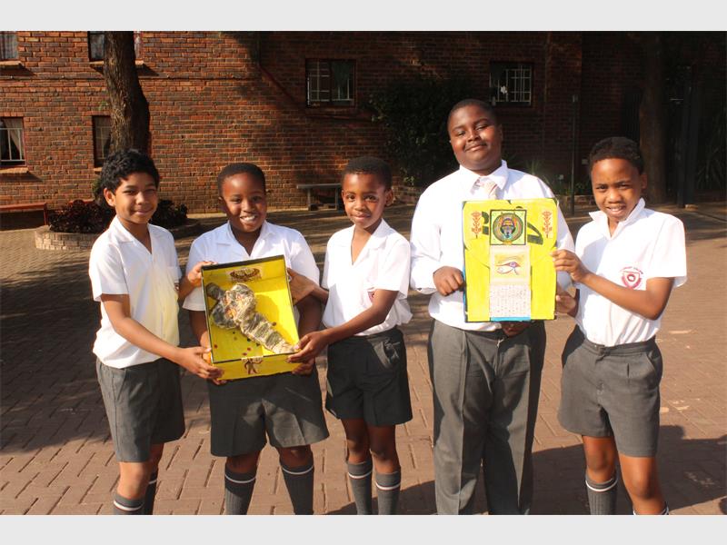 Clever boys learn about history | Comaro Chronicle