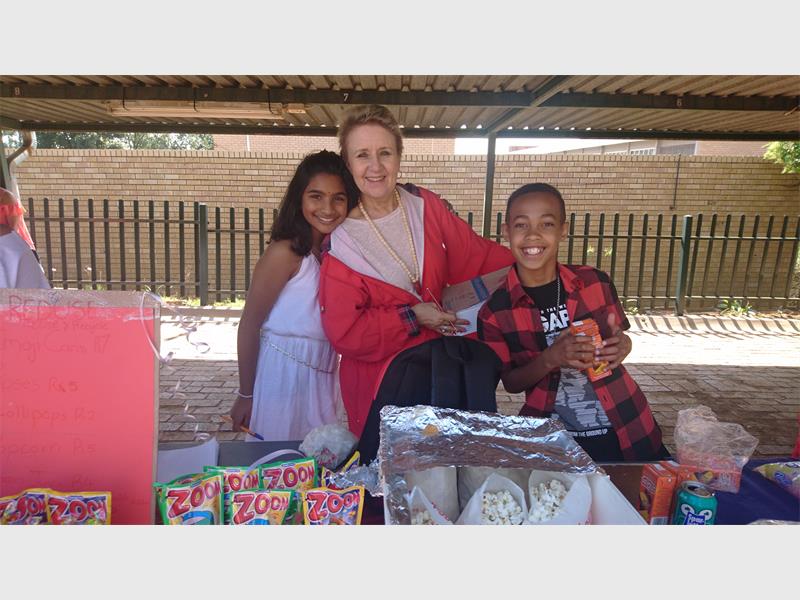 Beautiful Valentine's Day market at Glenanda Primary | Comaro Chronicle