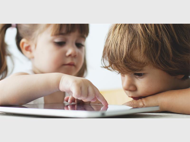 A parent’s guide to safe smartphone use for kids | Comaro Chronicle