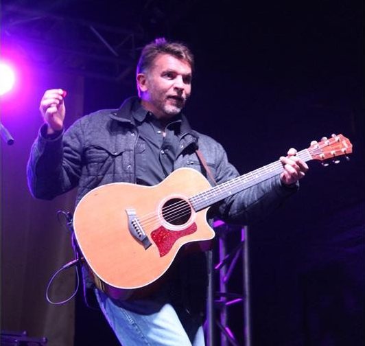 Theuns Jordaan en sy musiek leef voort in ons harte | Comaro Chronicle
