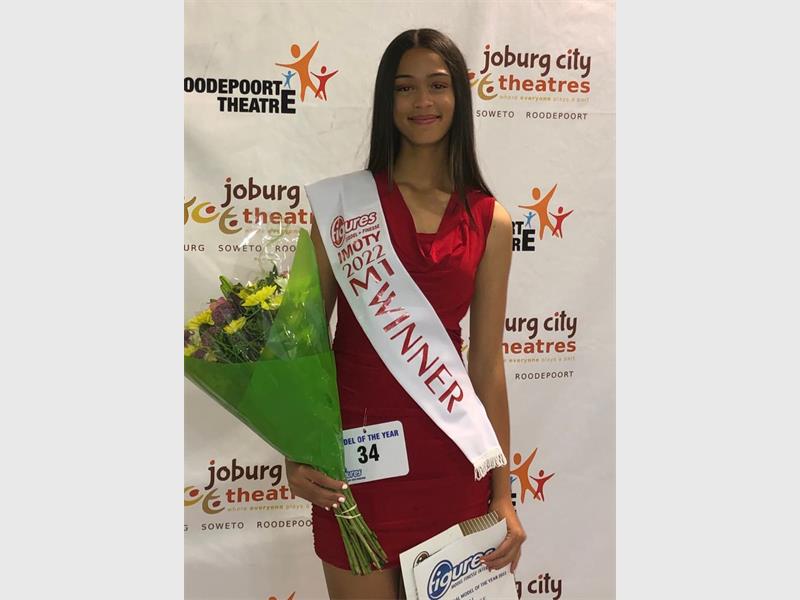 Kayla wins international model of the year competition | Comaro Chronicle