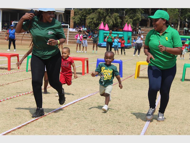 WATCH: Novelty family sports day at Meredale Primary School | Comaro ...