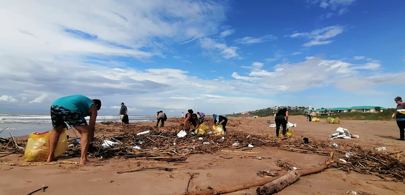 Clean Surf Project hosts beach clean-up | South Coast Sun