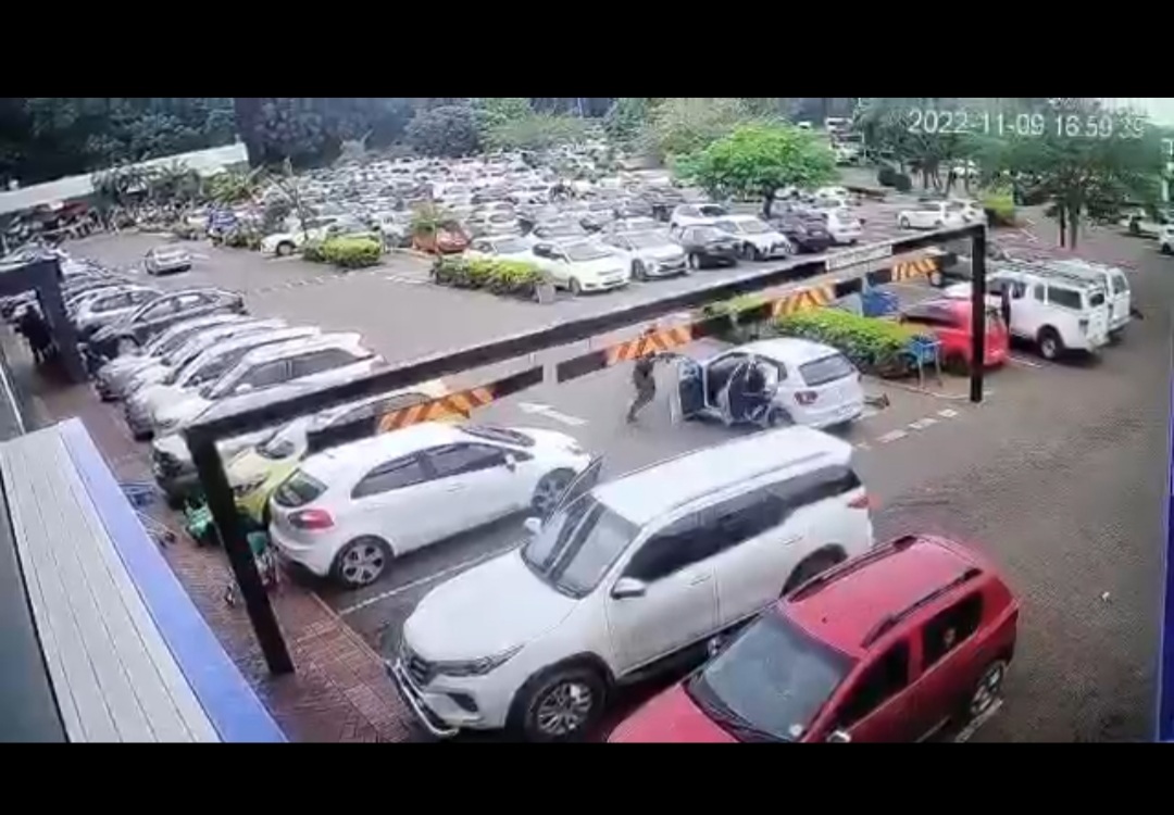 UPDATE: Man shot dead at Seadoone Mall | South Coast Sun