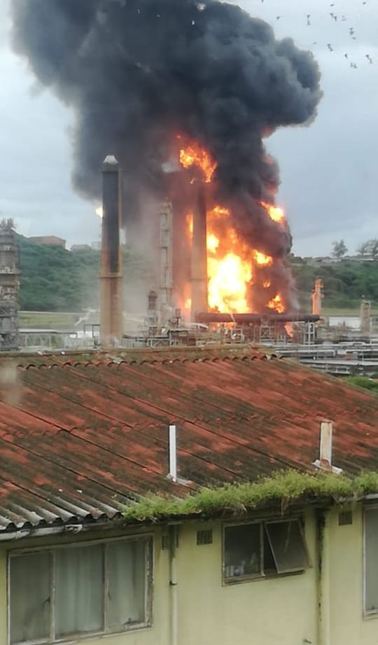 [WATCH] Engen Oil Refinery on fire in Tara Road -Bluff | Southlands Sun