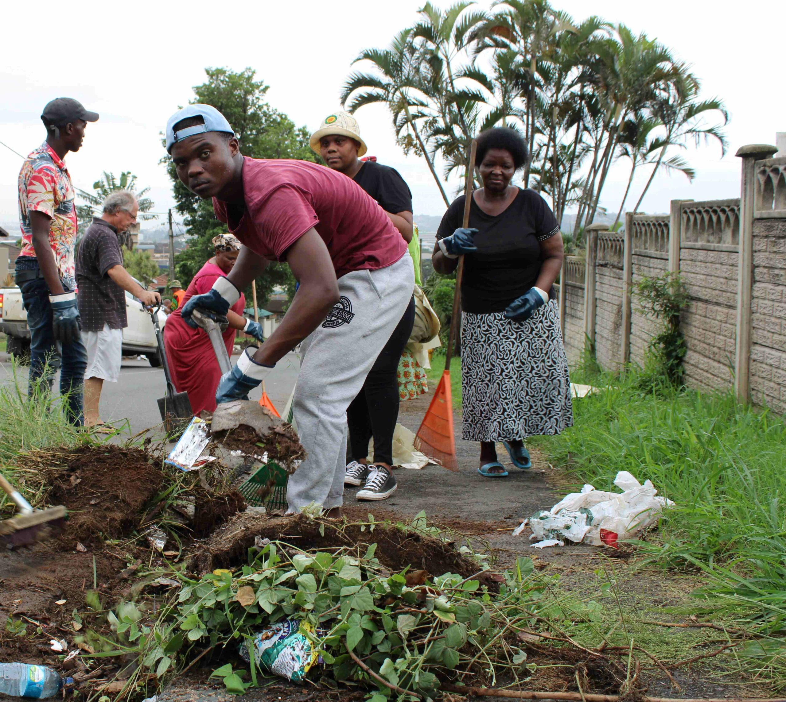 Volunteers to create a clean and safe community | Southlands Sun