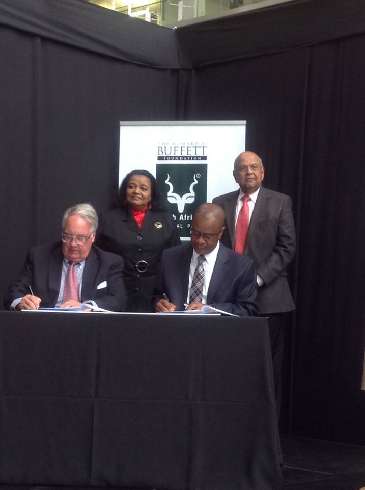 Buffett foundation donates millions toward rhino conservation | Lowvelder