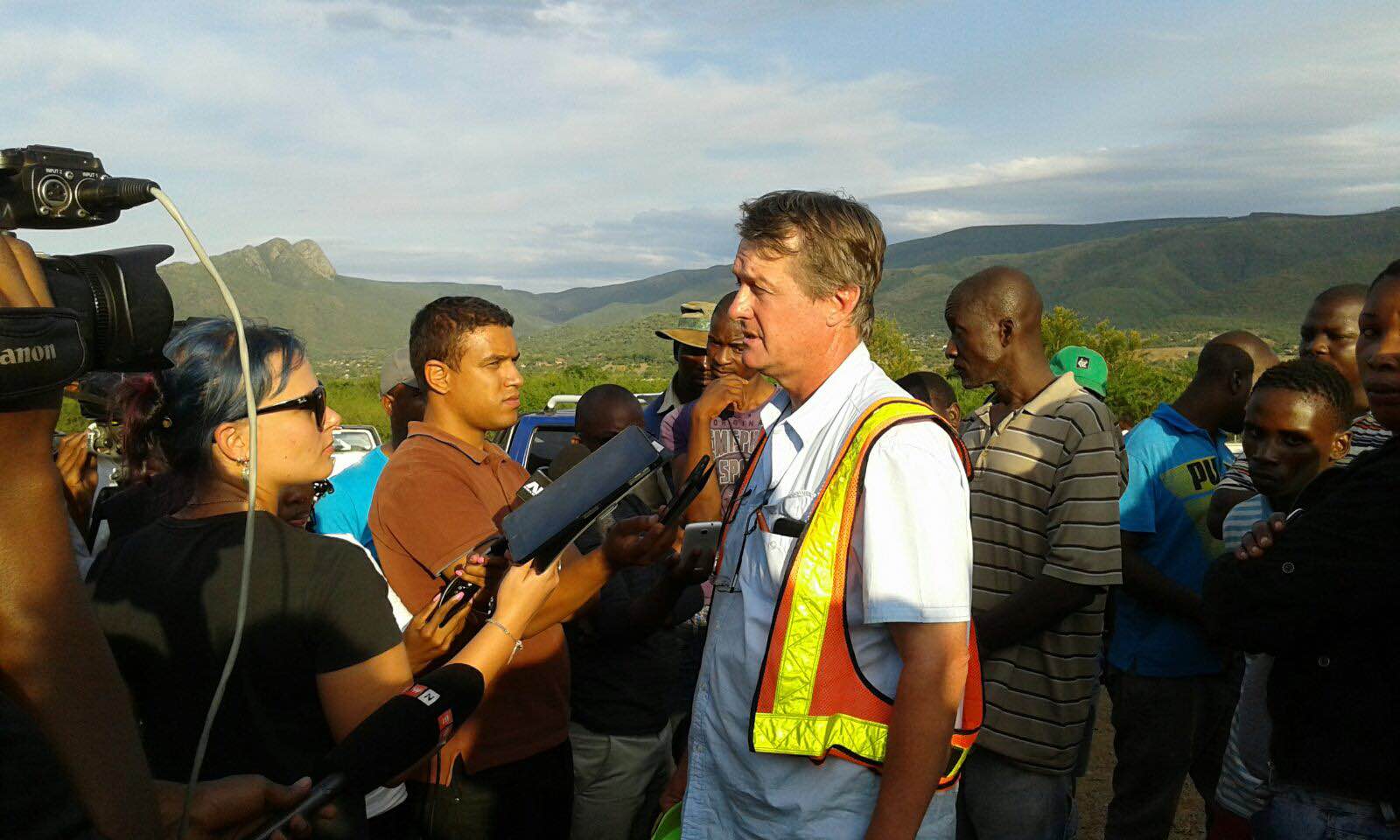 Zuma asks SA to pray for trapped miners | Lowvelder