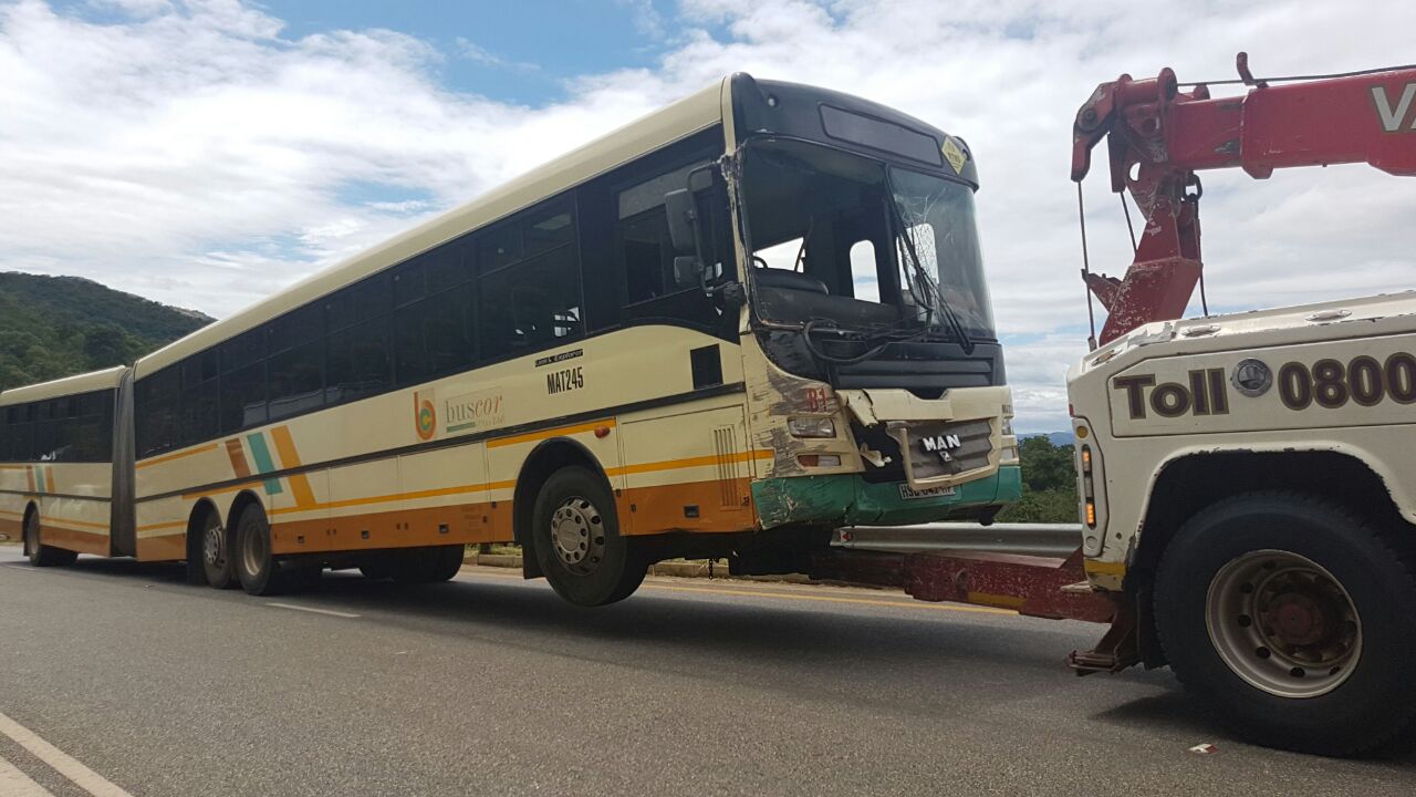 Bus and truck collide on Hilltop Pass | Lowvelder