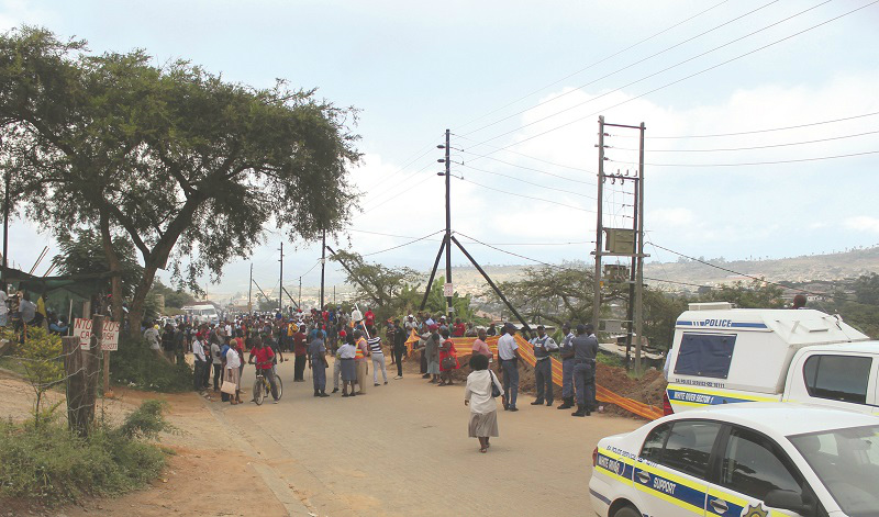 Angry resident protest for infrastructure | Lowvelder