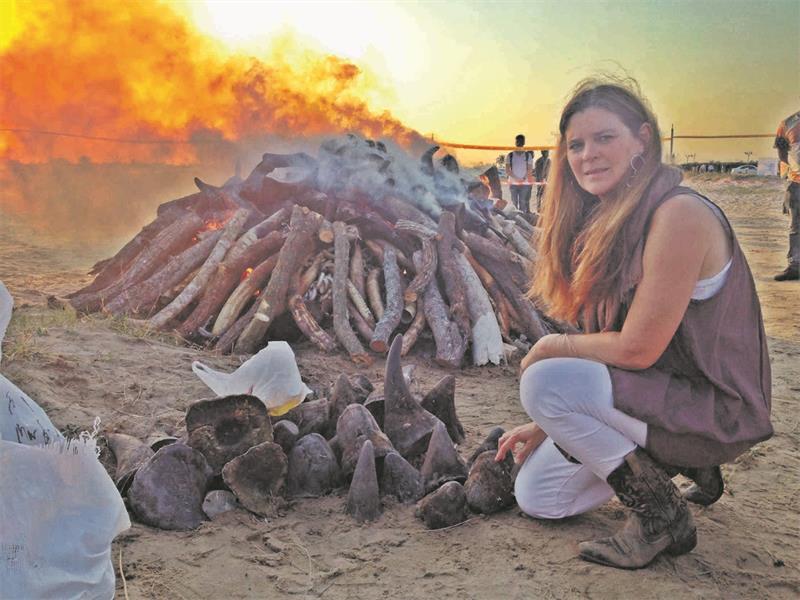 Kathi Lynn Austin speaks about the world of rhino poaching at Wessa ...