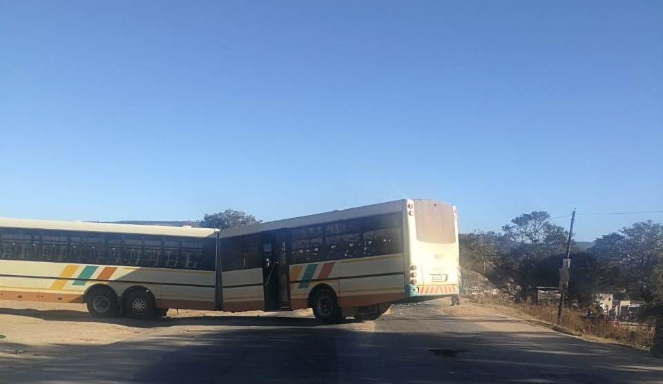 BREAKING NEWS: R538 open after protests | Lowvelder