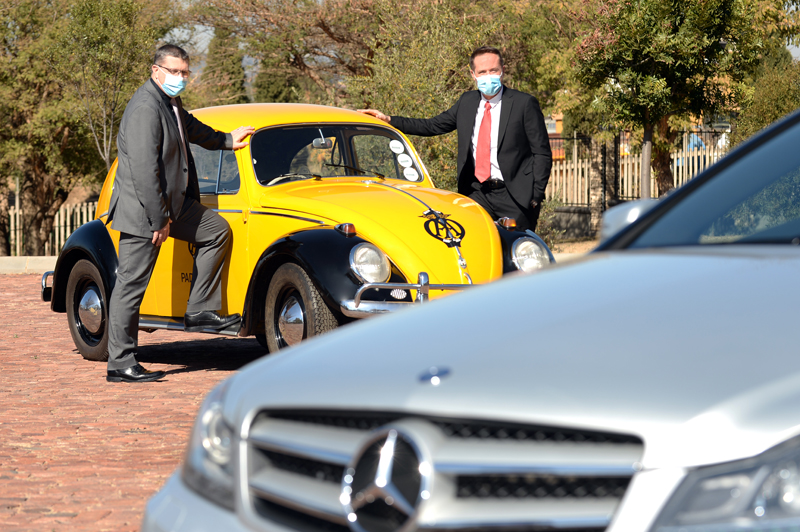 It is all in your hands | Lowvelder