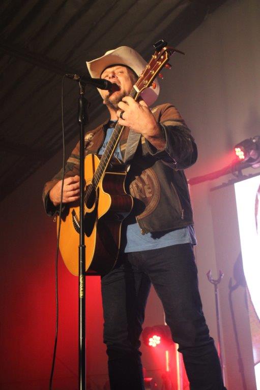 IN FOTO'S: Steve en ander versit berge vir kankerpasiënte | Lowvelder