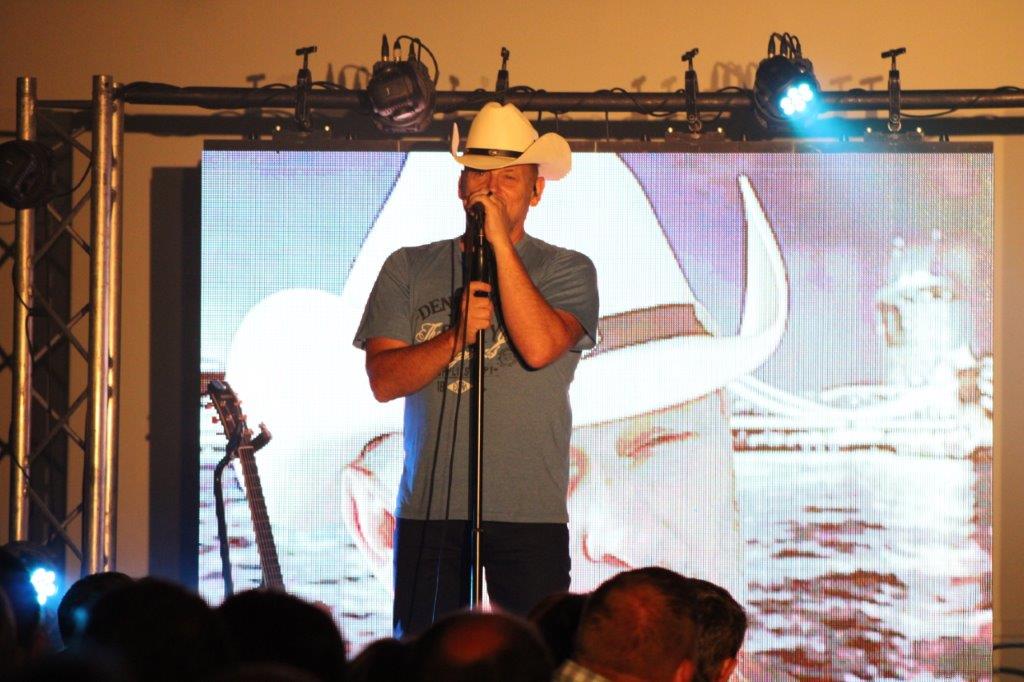 IN FOTO'S: Steve en ander versit berge vir kankerpasiënte | Lowvelder