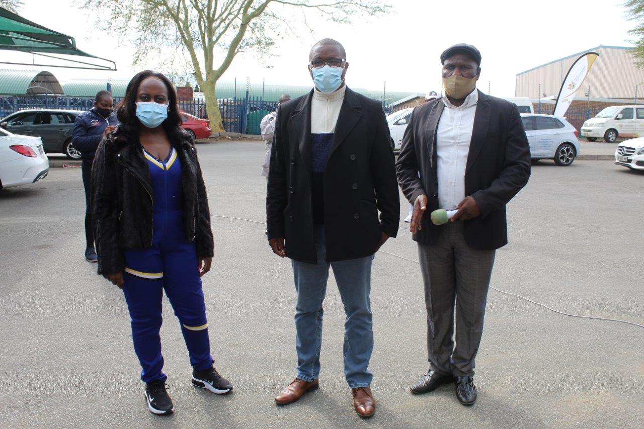 MEC for health monitors vaccine roll-out at Mbombela taxi rank | Lowvelder