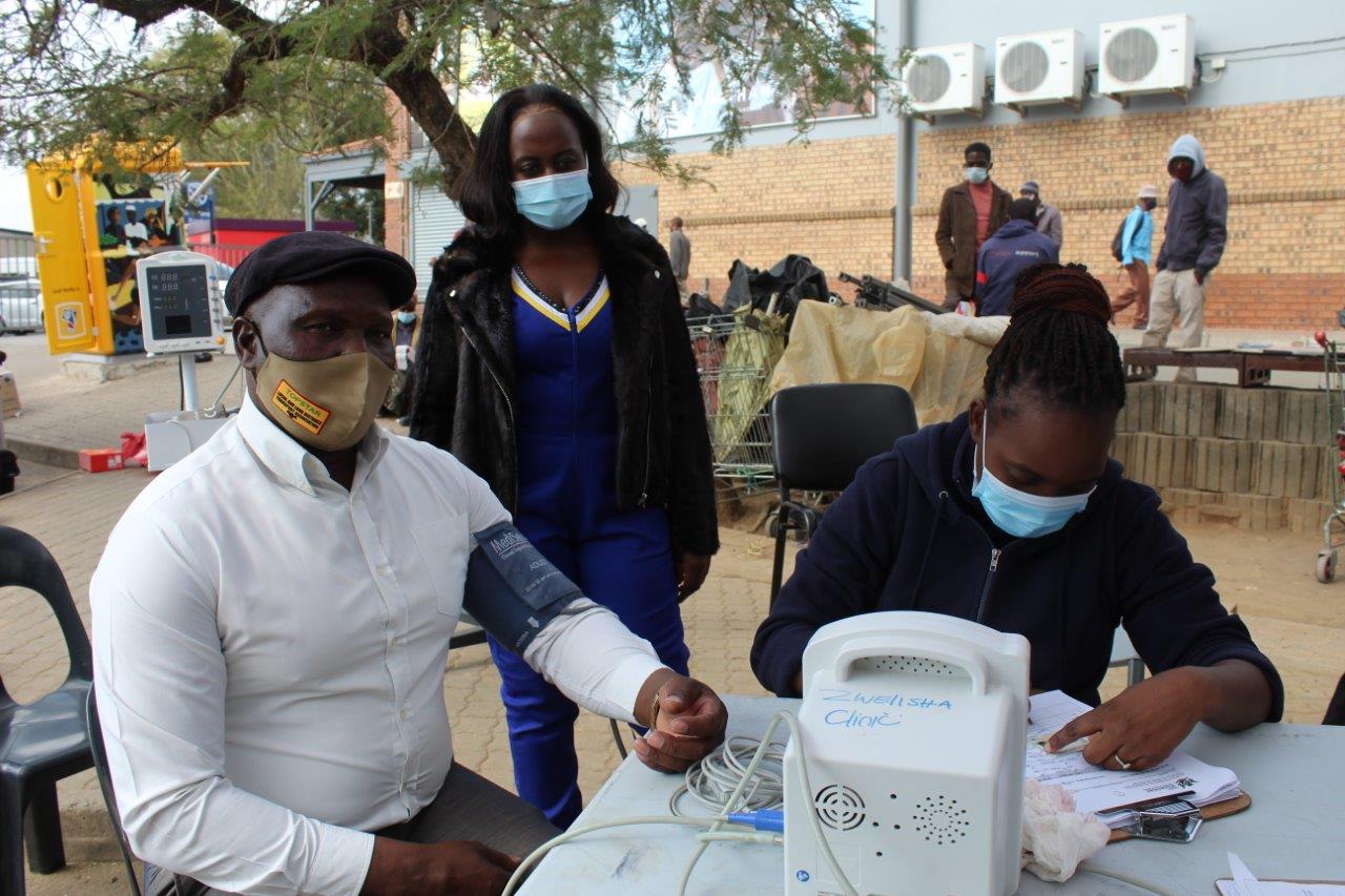 MEC for health monitors vaccine roll-out at Mbombela taxi rank | Lowvelder