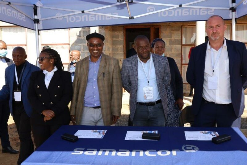 Samancor Chrome issues homes with electricity access | Lowvelder