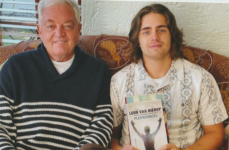 Leon van Nierop se Plesierengel op die planke by Innibos Teaterweek ...