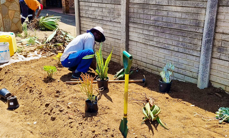 Rotstuine gaan meer as een straat op Lydenburg verfraai | Lowvelder