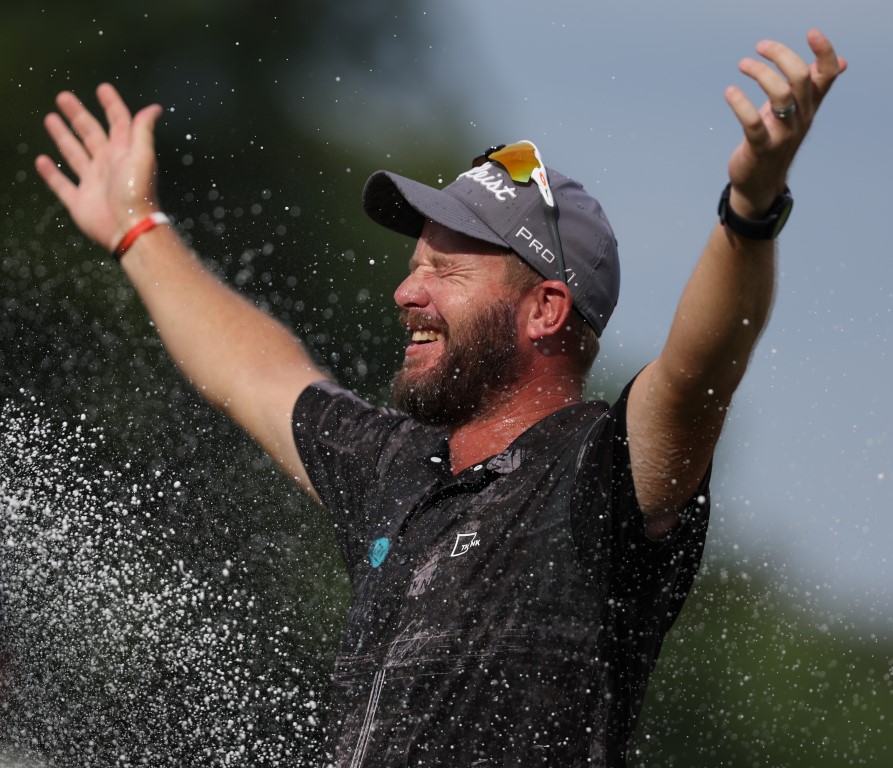 Ockie Strydom wins his maiden DP World Tour title at the Alfred Dunhill ...