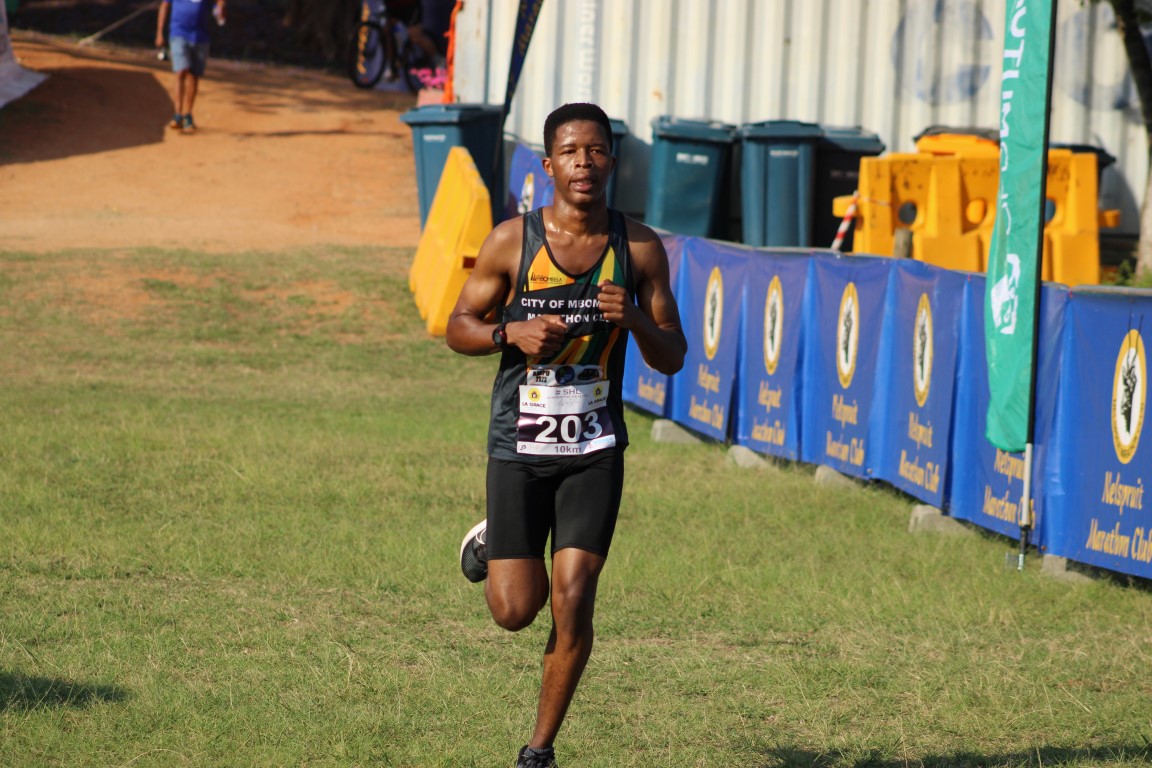 Samuel Mathabatha outraces Abednico Mashaba to win SHL 10km at TUT ...