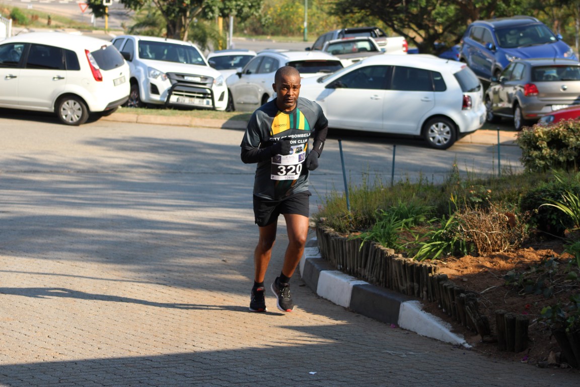 Samuel Mathabatha outraces Abednico Mashaba to win SHL 10km at TUT ...