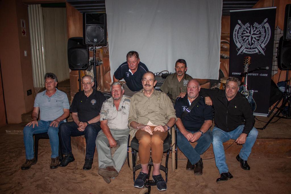 Epiese recce-aand by Nagkantoor propvol intense stories en kwinkslae ...